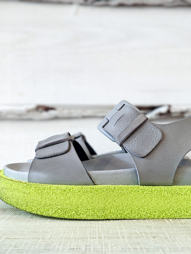 Perla + Lime Sponge Sandals – Blue Woman